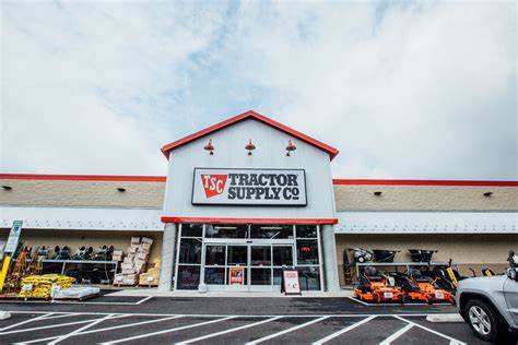 Tractor Supply Company expands with new store in Surprise - Real Estate ...
